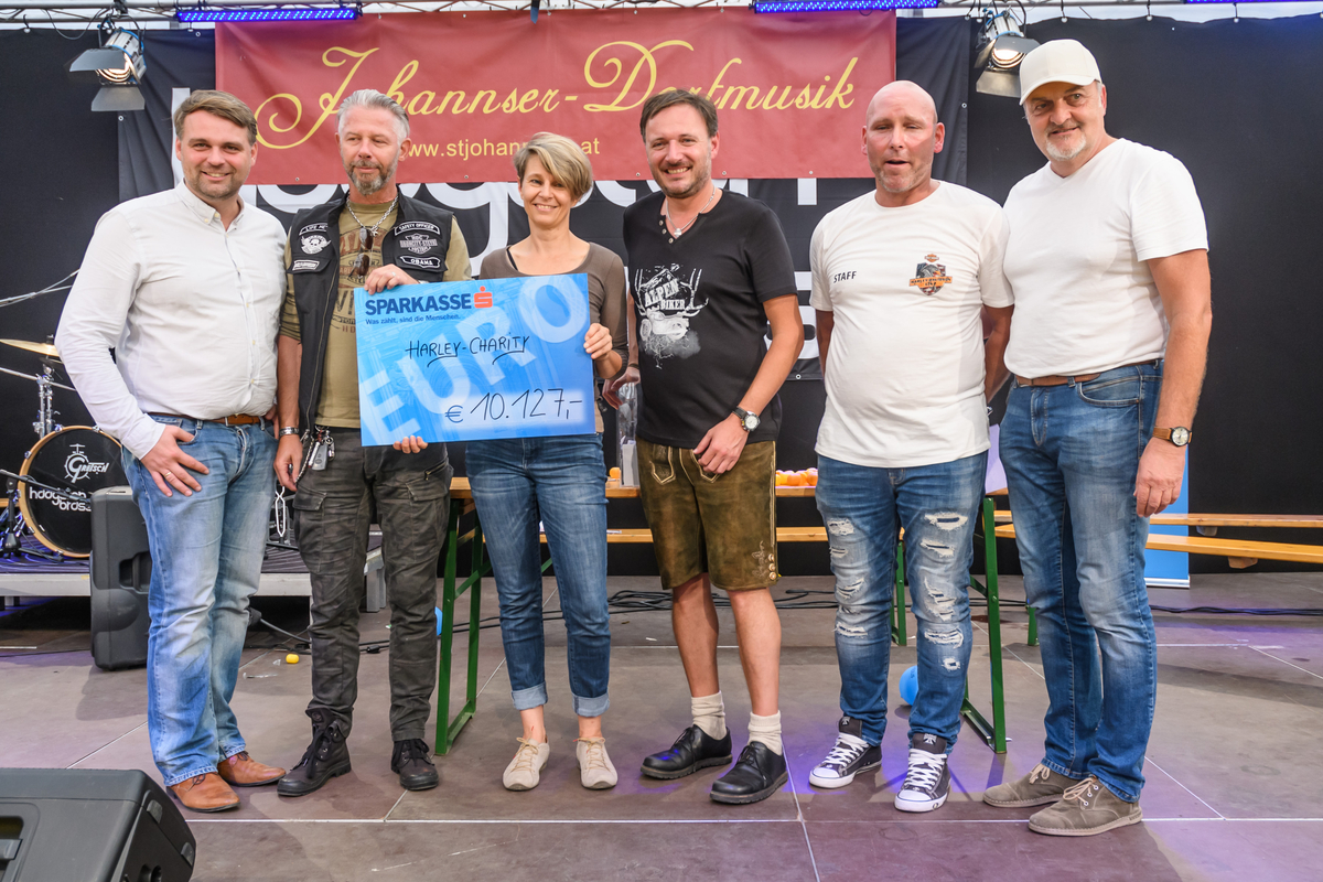 Harley-Davidson-Charity beim Volxfest Haag - DEBRA Austria